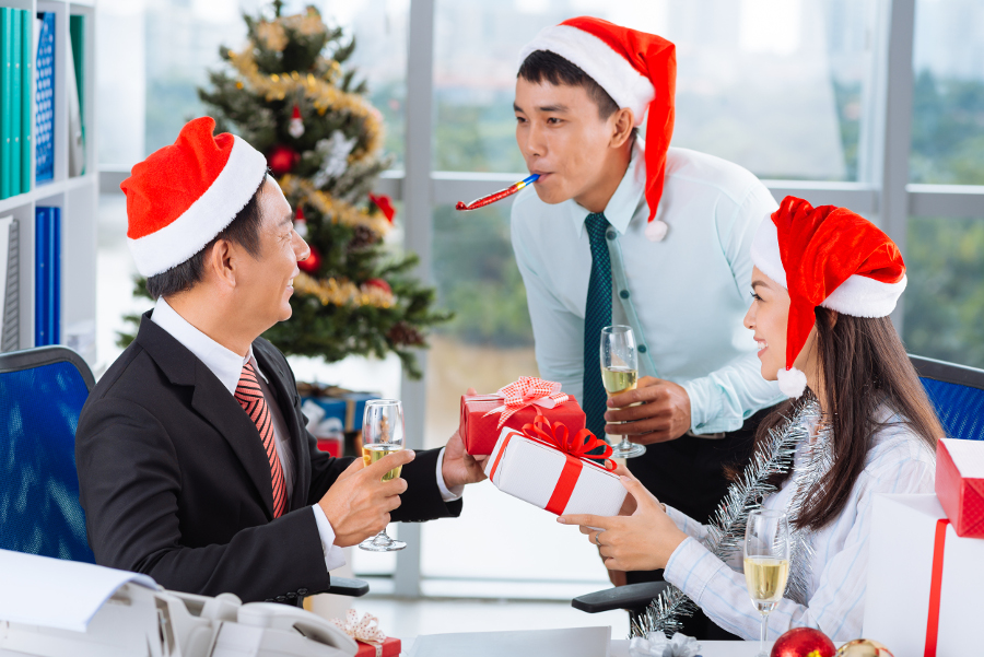 Christmas Gifts for Coworkers | Xmas Gifts for Boss | Petal Talk