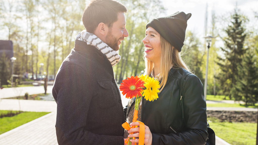 Flowers for a Date: A Guide | Petal Talk