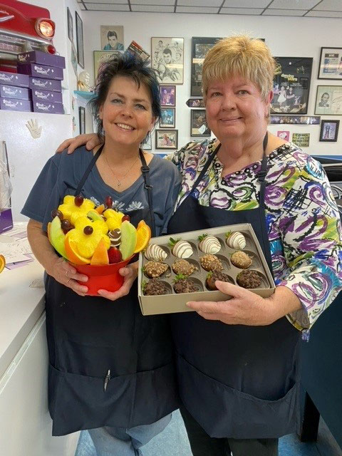 Lickity Split Café Profile | Laura and Carol Brenneman - Shari's Berries